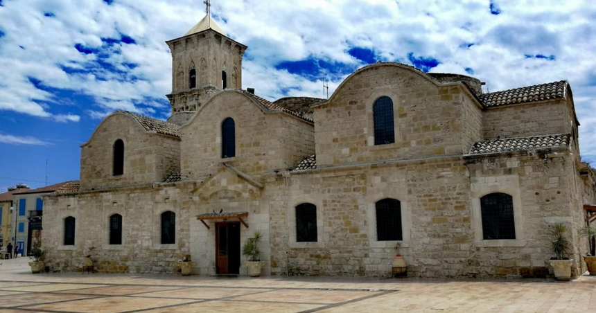 Η λάρνακα της Λάρνακας και οι κομμένοι τρούλλοι του Αγίου Λαζάρου ...