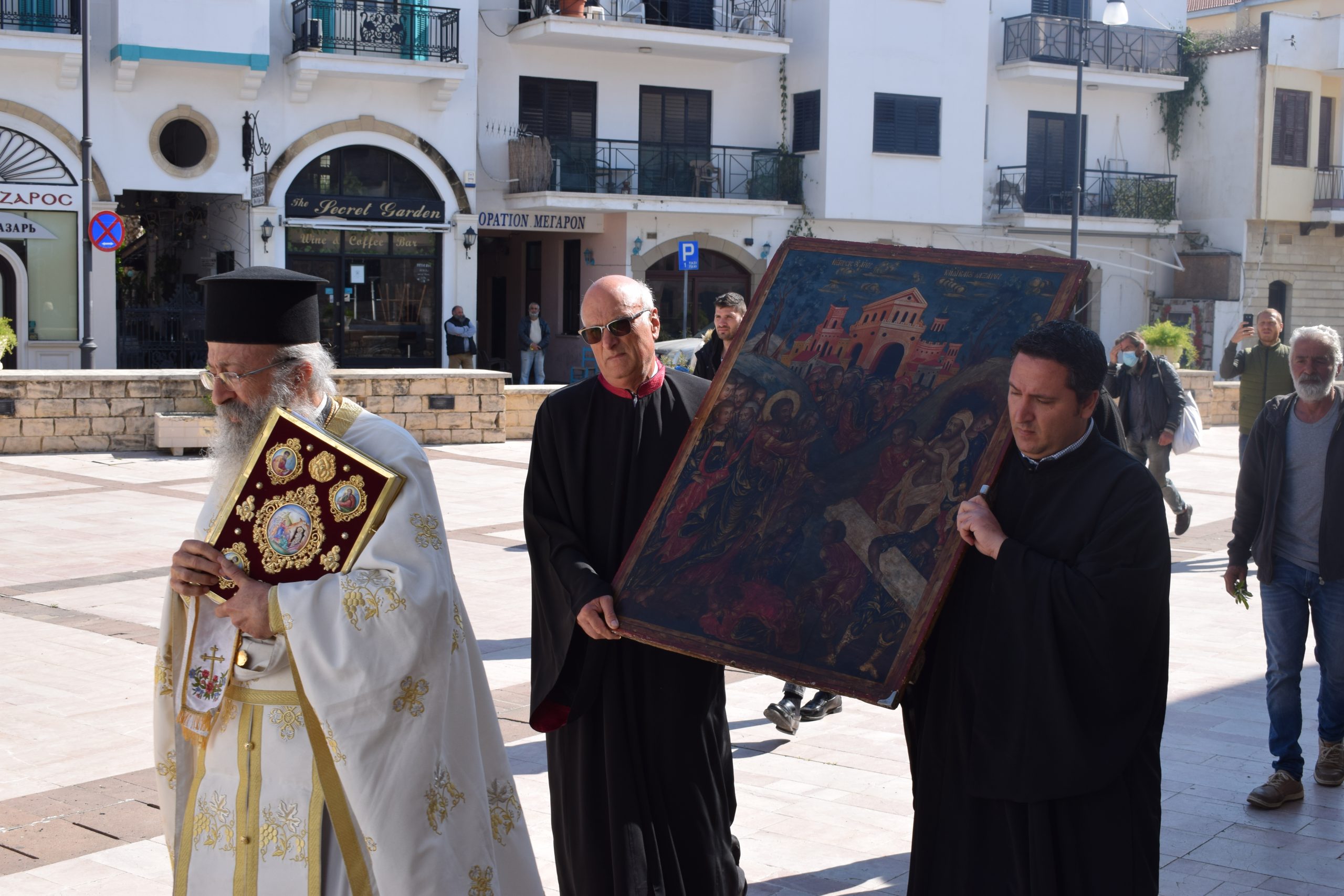 Αποκλειστικό βίντεο από την περιφορά της εικόνας του Αγίου Λαζάρου στο ...