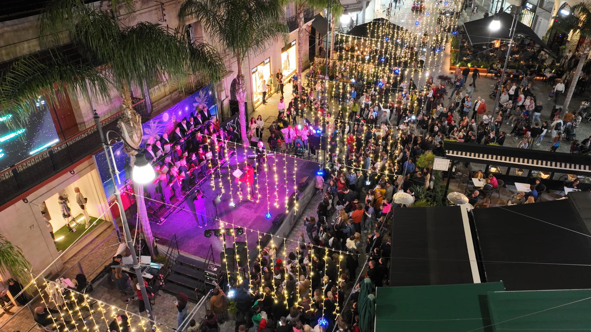 Σήμερα πλούσιο το εορταστικό προγραμμα του Δήμου Λάρνακας στις πλατείες ...