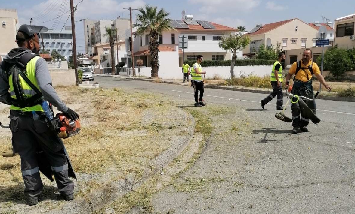Συνεχίζονται εργασίες καθαρισμού σε Λεωφόρους και παραλίες ...