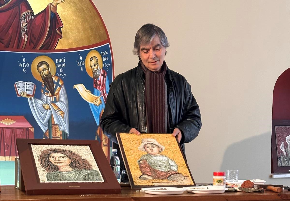 Παρουσιάστηκαν στην Αθηένου τα έργα του Ψηφιδογράφου Γιώργου Κεπόλα ...