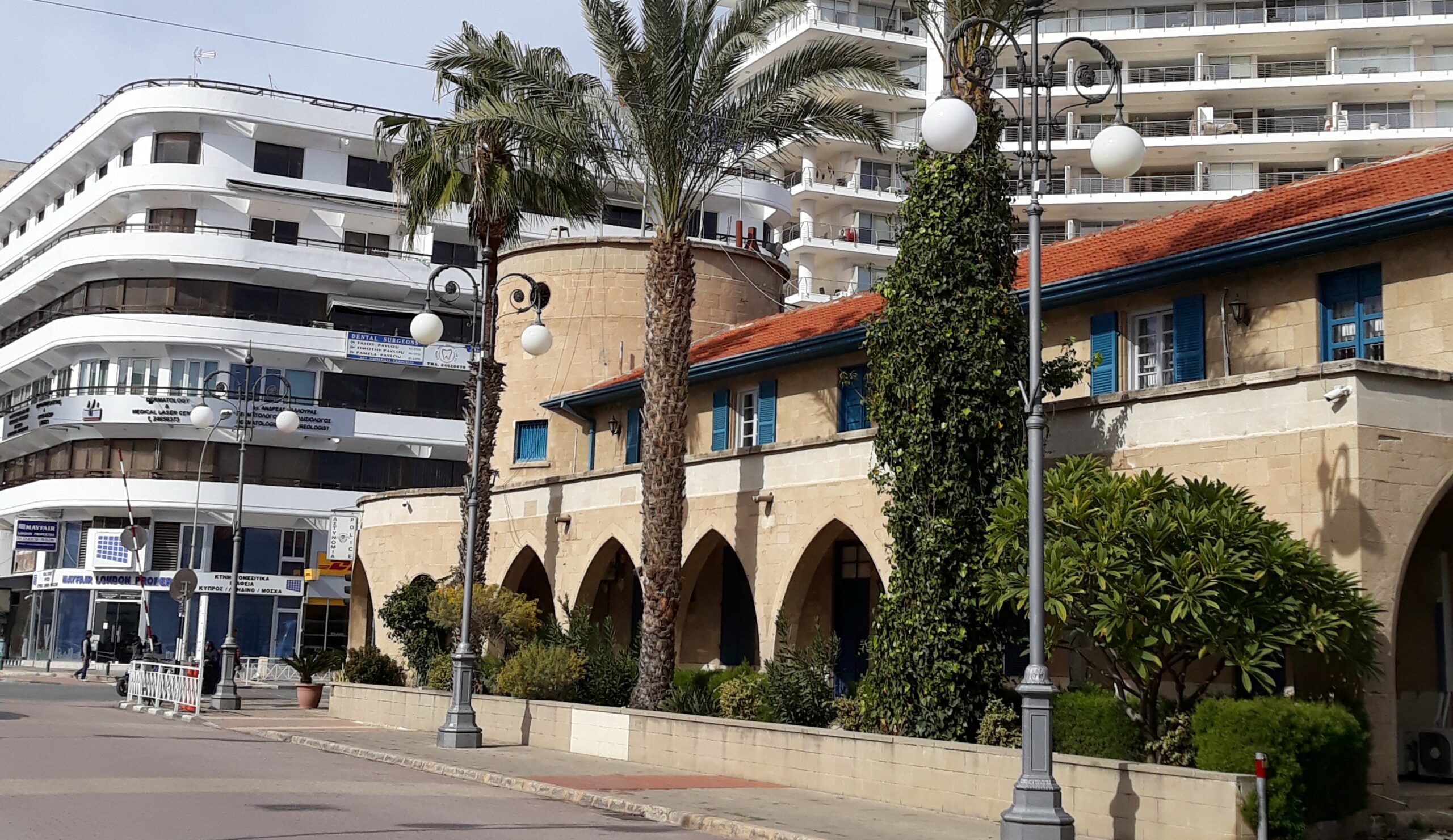 Δυο πρόσωπα καταζητούνται στη Λάρνακα για κλοπή €88,000 από δωμάτιο ...