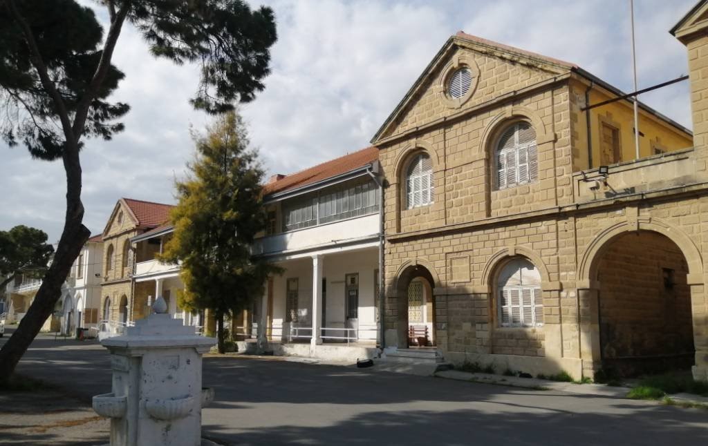 Κινητοποιήσεις Λαρνακέων για το παλιό νοσοκομείο της πόλης ...